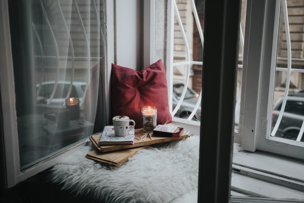 15 Ways to Enjoy a Hygge Night in this Winter